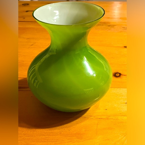 Accents | Vintage Lime Green Vase Wswirl Pattern And White Inside ...